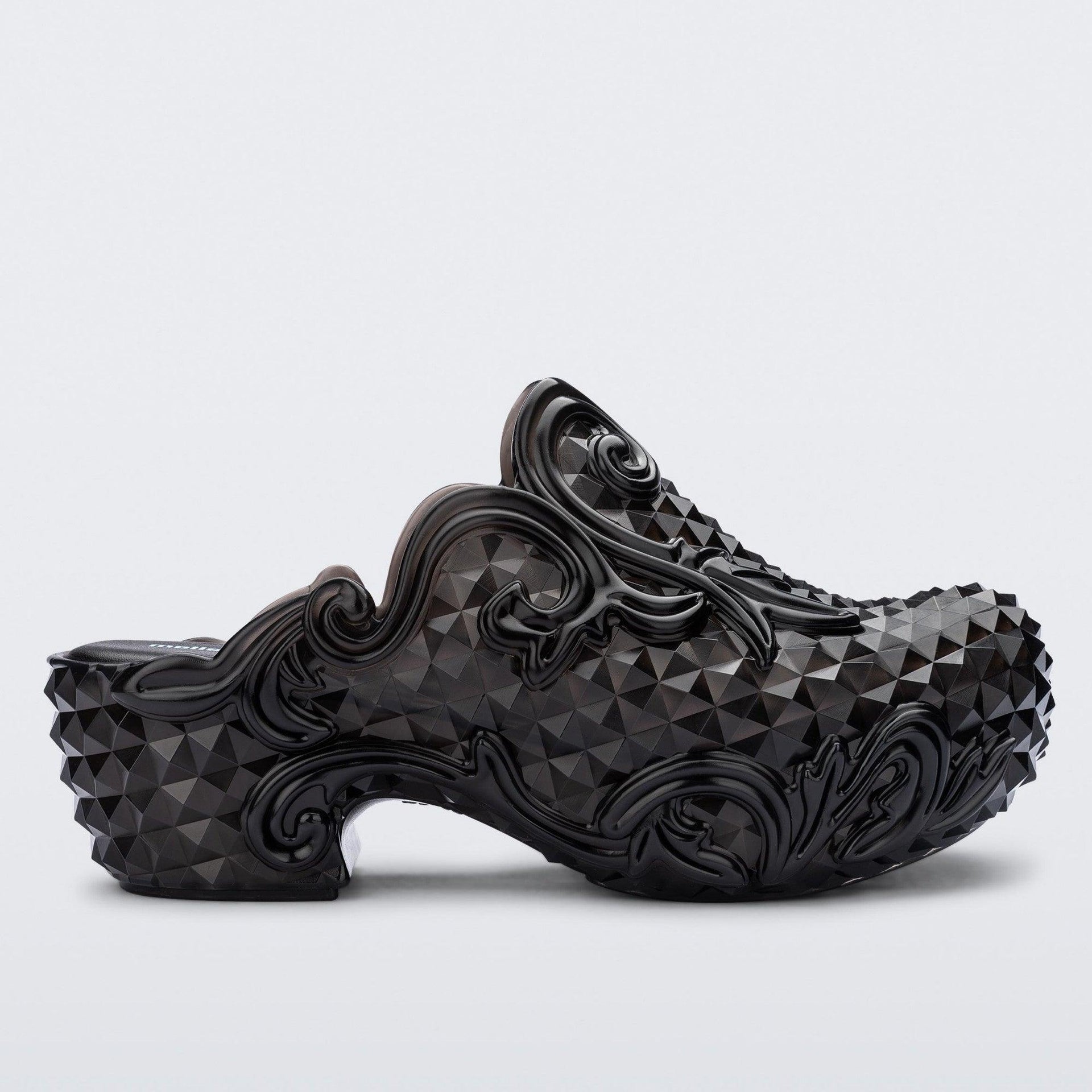 MELISSA + Y/Project – Melissa TH